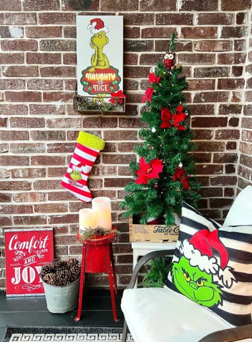 Grinch Outdoor Christmas Decorations - Cute Holiday Decor Ideas