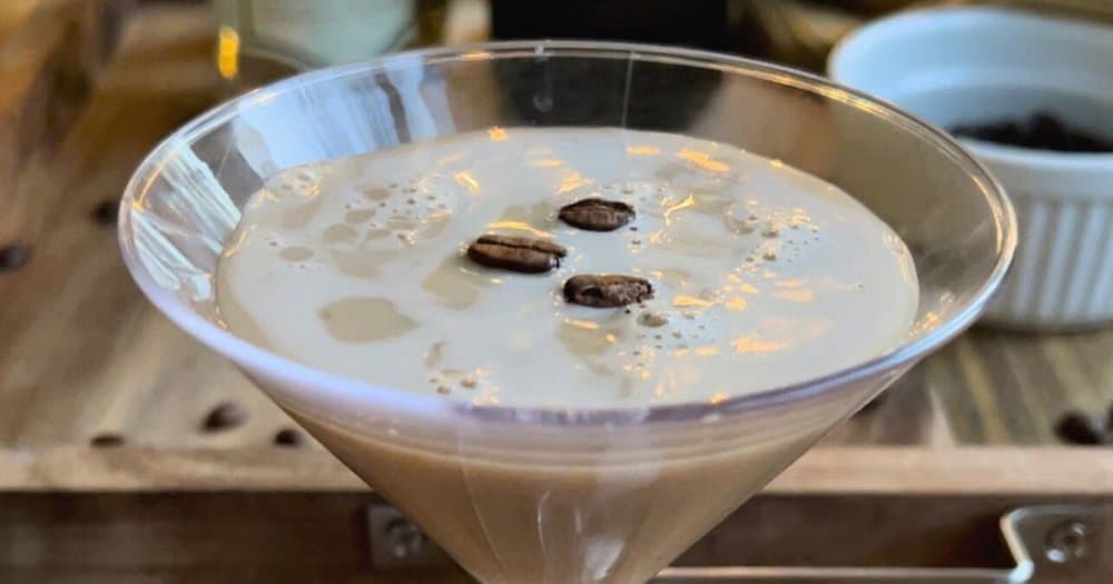 5 Tips for the Perfect Bailey's Espresso Martini - Living Locurto ...