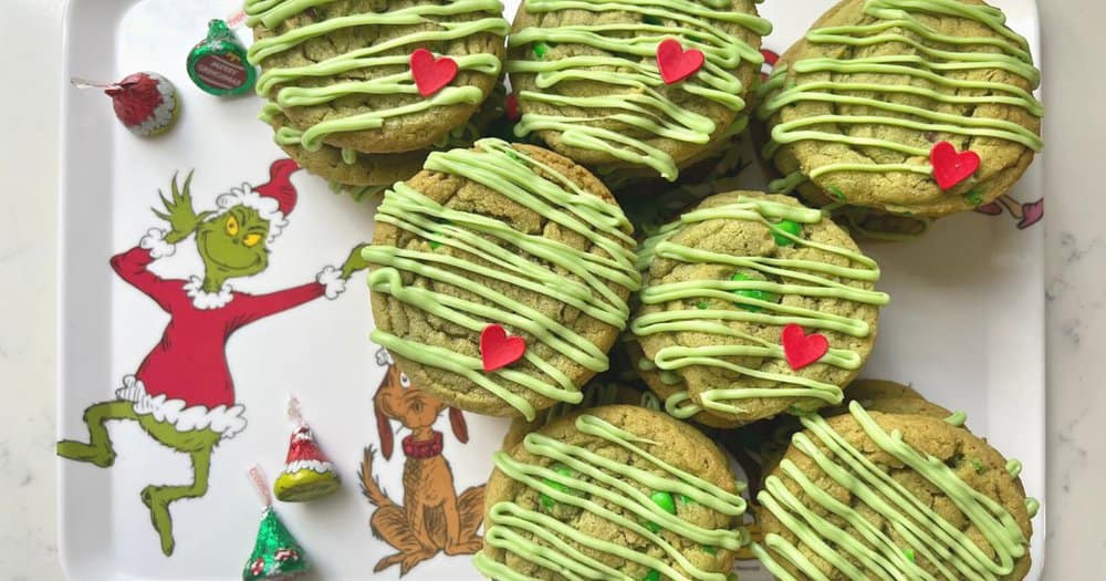 Grinch Cookies with M&M’s - Living Locurto